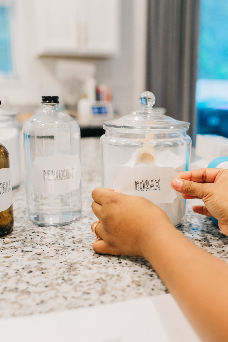 DIY Labels to Organize Your Home - Bianca Dottin